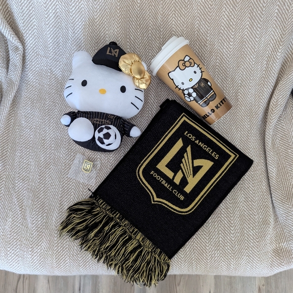 Hello Kitty | Other | Hello Kitty Los Angeles Football Club Set | Poshmark